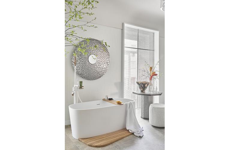 Strohm Teka eleva el diseño del baño con su "grifo perchero" de bañera ...